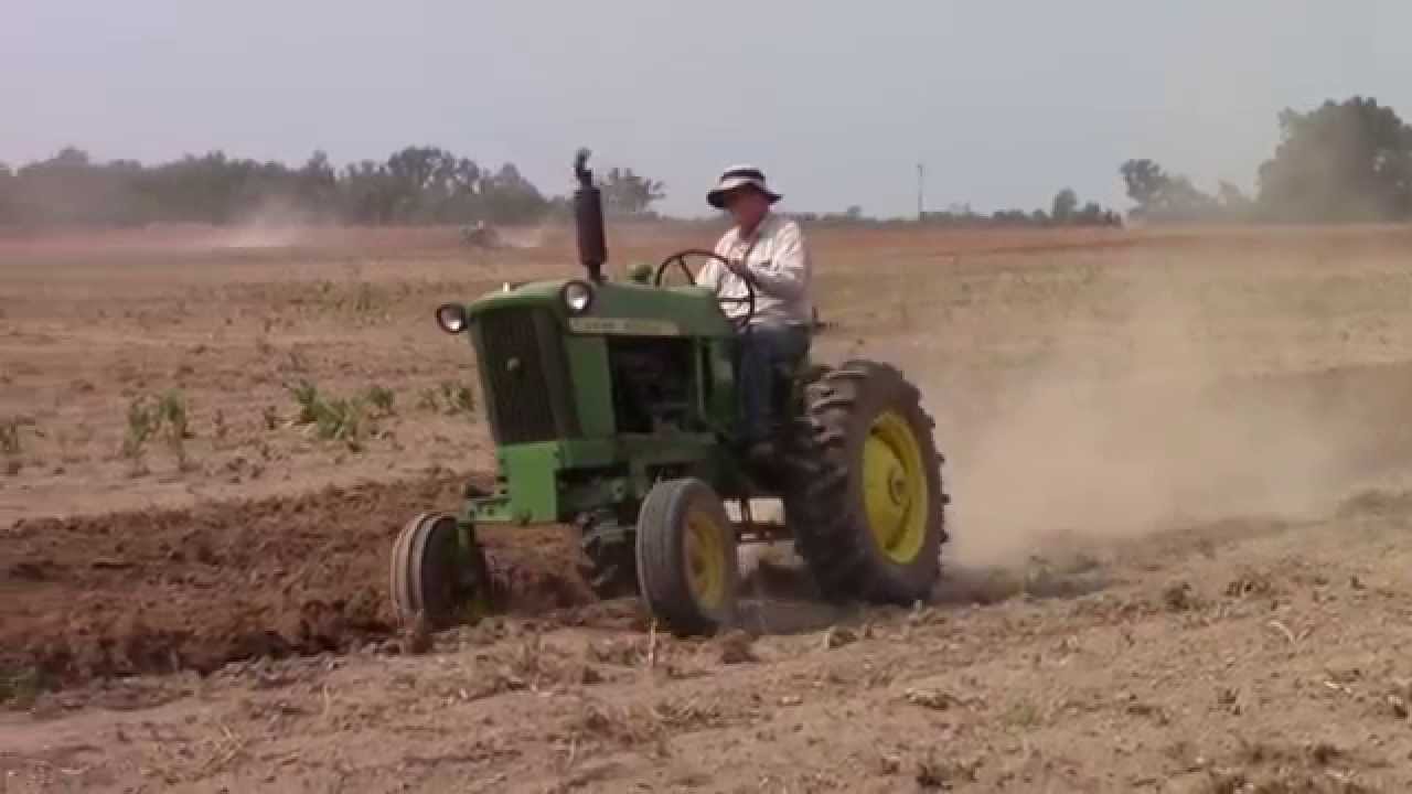 John Deere 1010 Tractor - YouTube