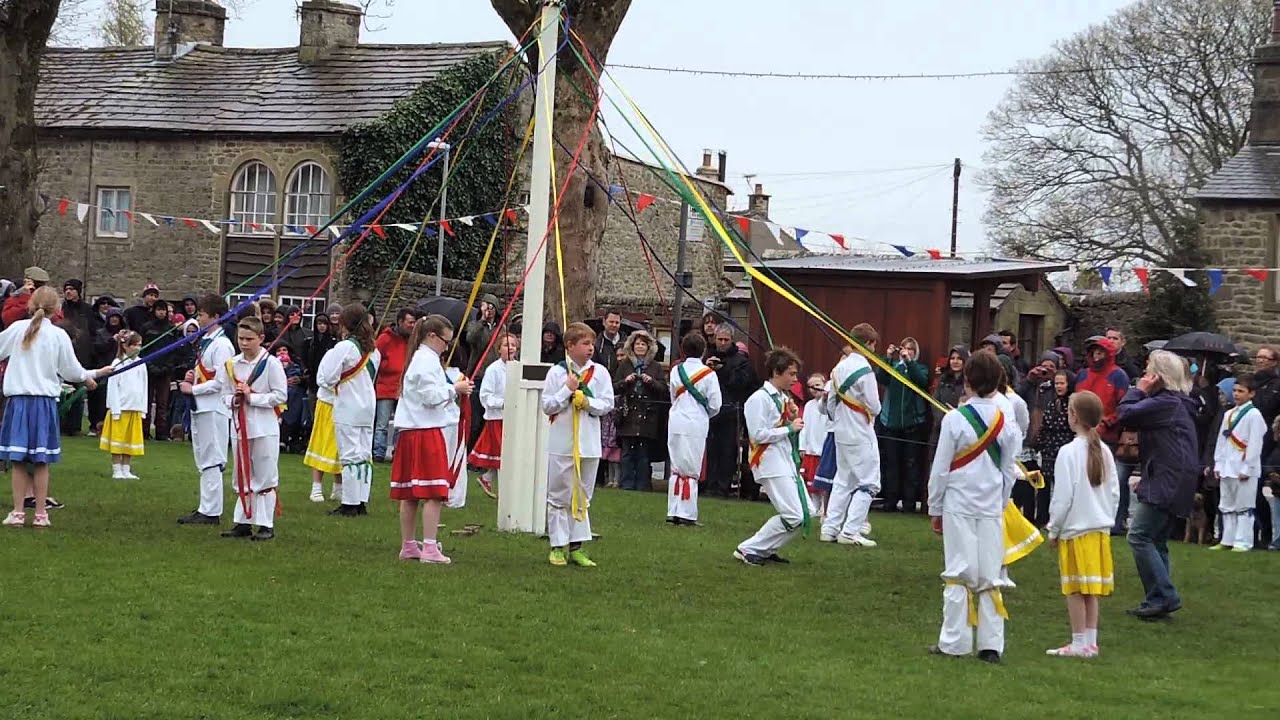 Maypole in the rain: Long Preston, May 2nd 2015. - YouTube
