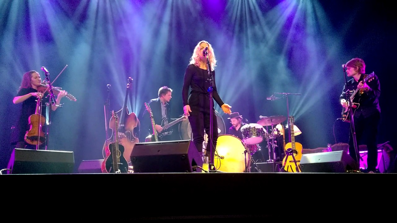 Sofia Karlsson - Lisa Lill - YouTube