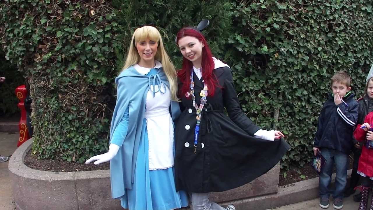 Meeting Alice [Disneyland Paris] - YouTube