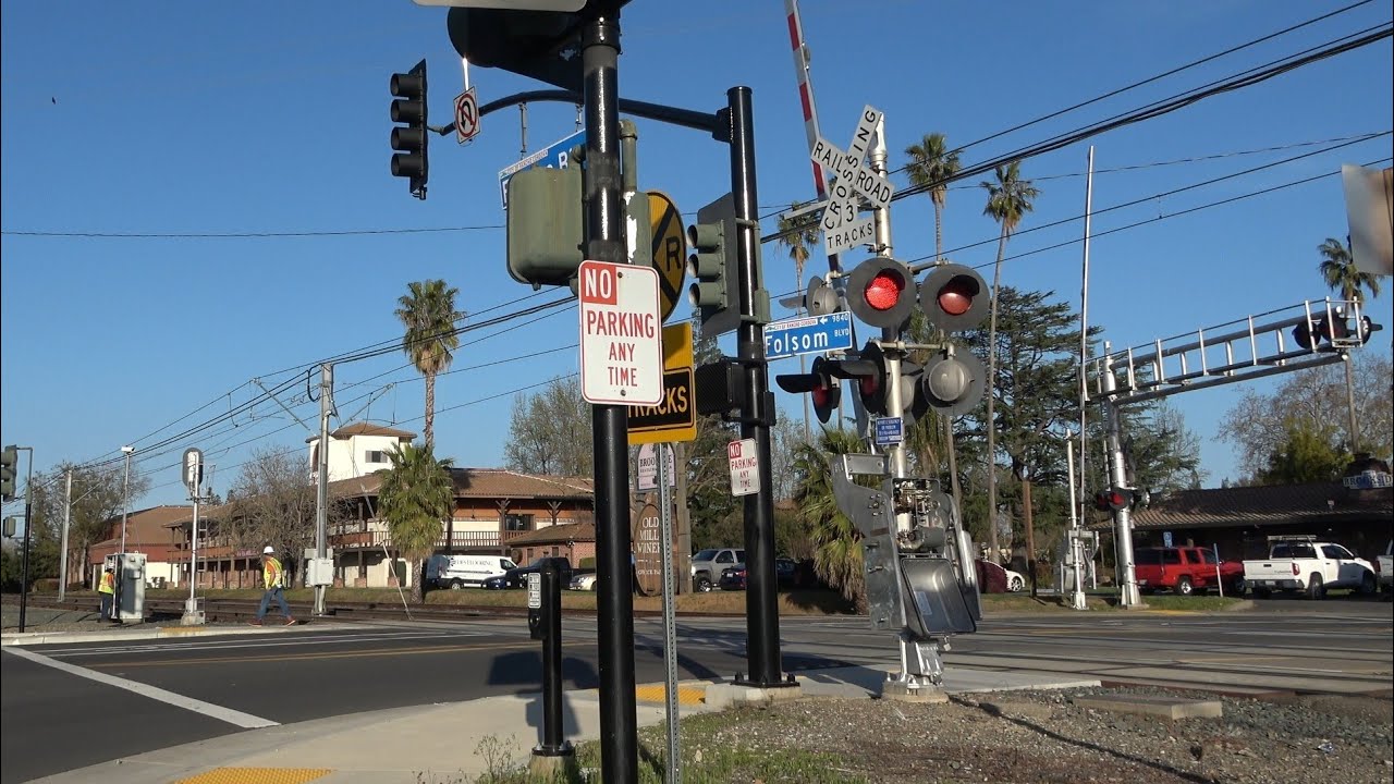 SACRT Signal Maintainers Setting New Mechanisms At Horn Road Railroad ...