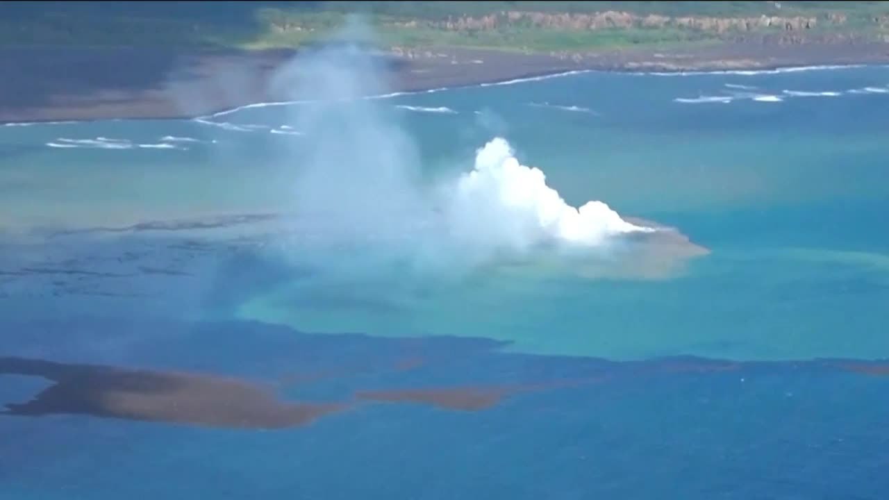 World’s newest island forms in Japanese archipelago - YouTube