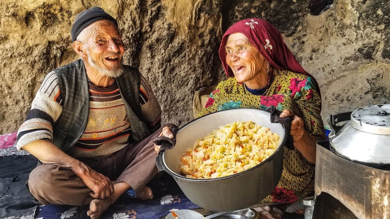 Old Lovers Cook Afghan Village-Style Cauliflower | Authentic Recipe ...