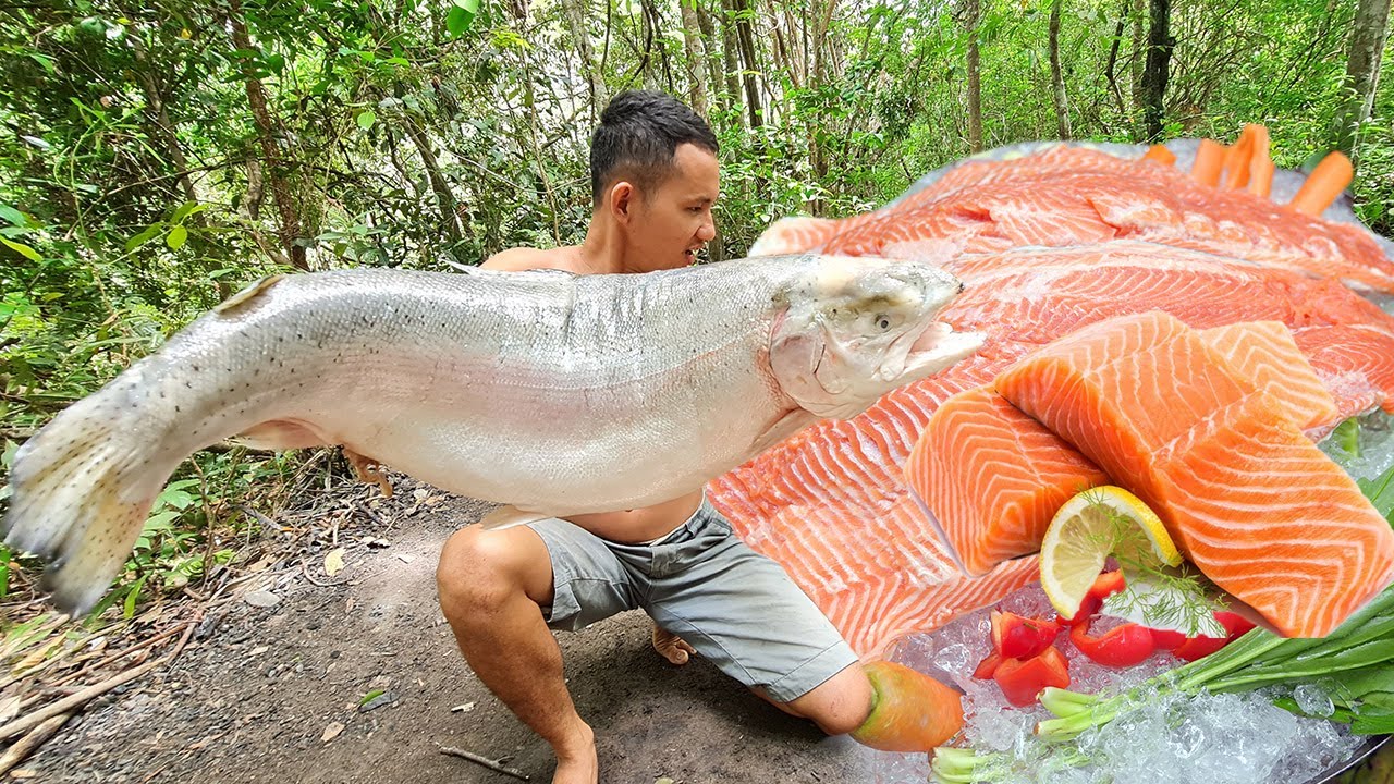 Amazing! Eating Biggest Salmon Salad w/ Sauce to Survival in Forest ...