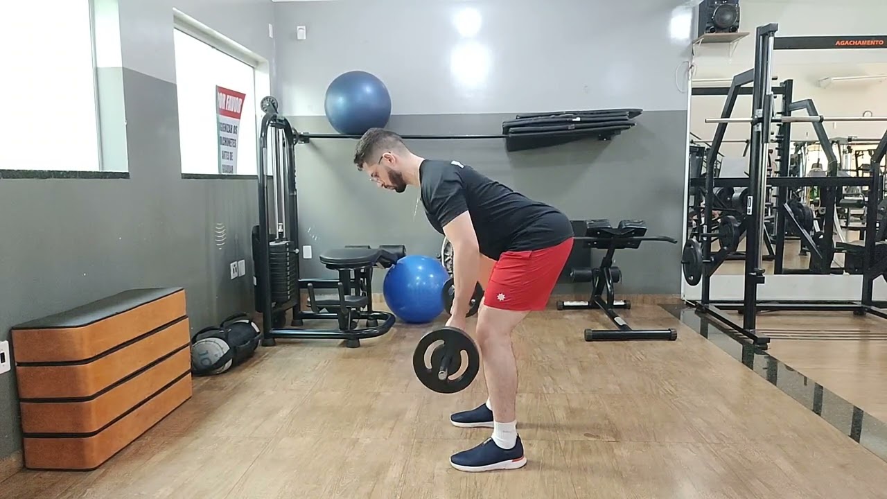 Remada Curvada Supinada com barra | Execução do exercício ...