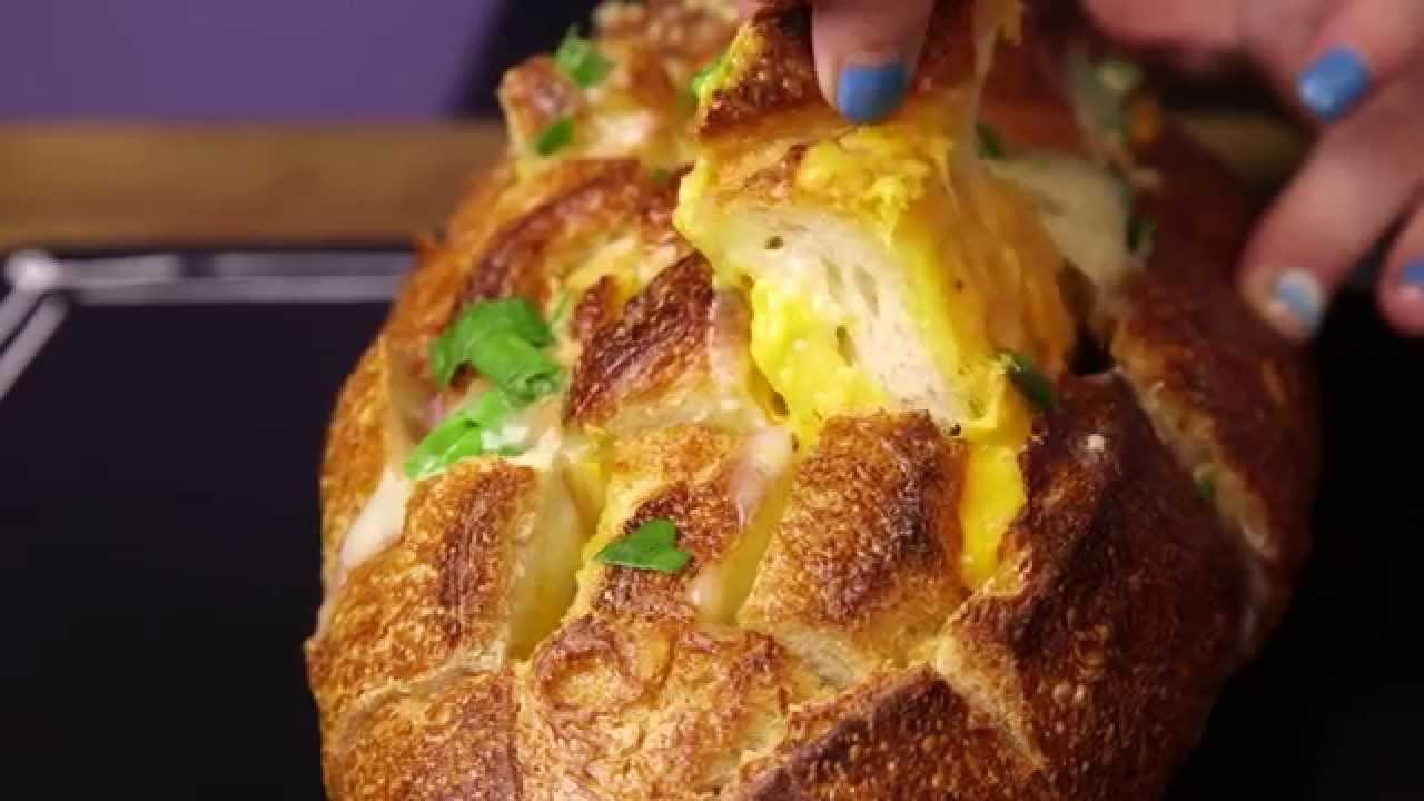 How to Make Bloomin' Onion Bread - YouTube