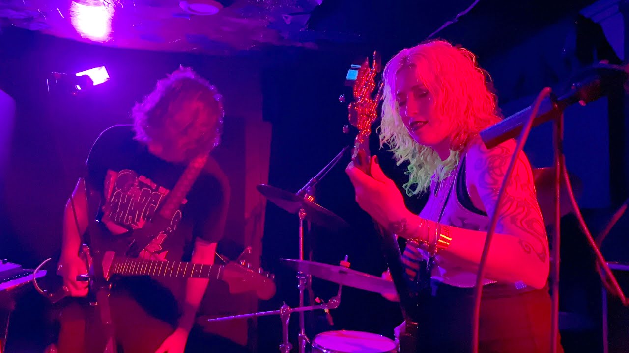 Frankie and the Witch Fingers "Burn Me Down" @ Continental Room ...