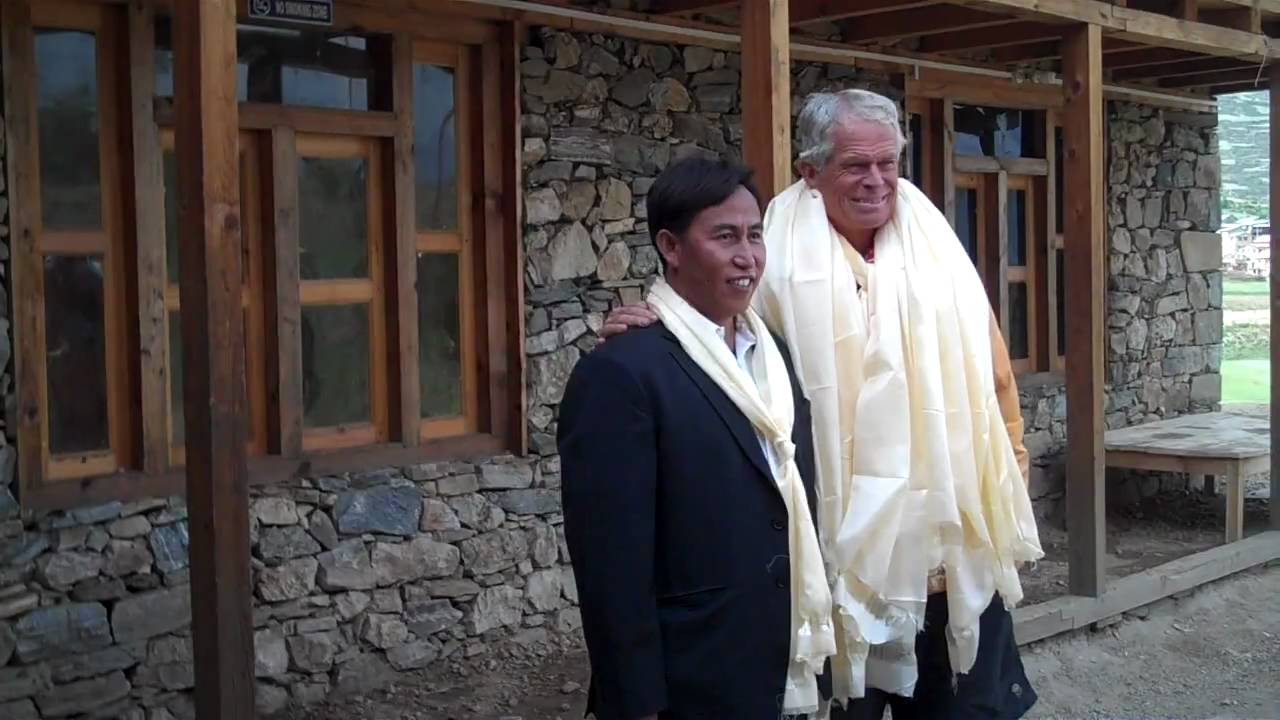 Dr Yeshe Lodoe Lama Welcomes Northwestern Nepal Trekkers May 2010 - YouTube