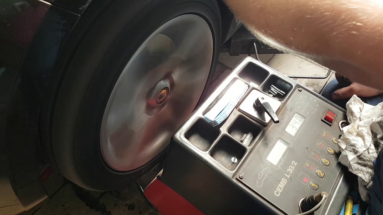 Doważarka CEMB L88. Dokladne wyważenie koła - YouTube