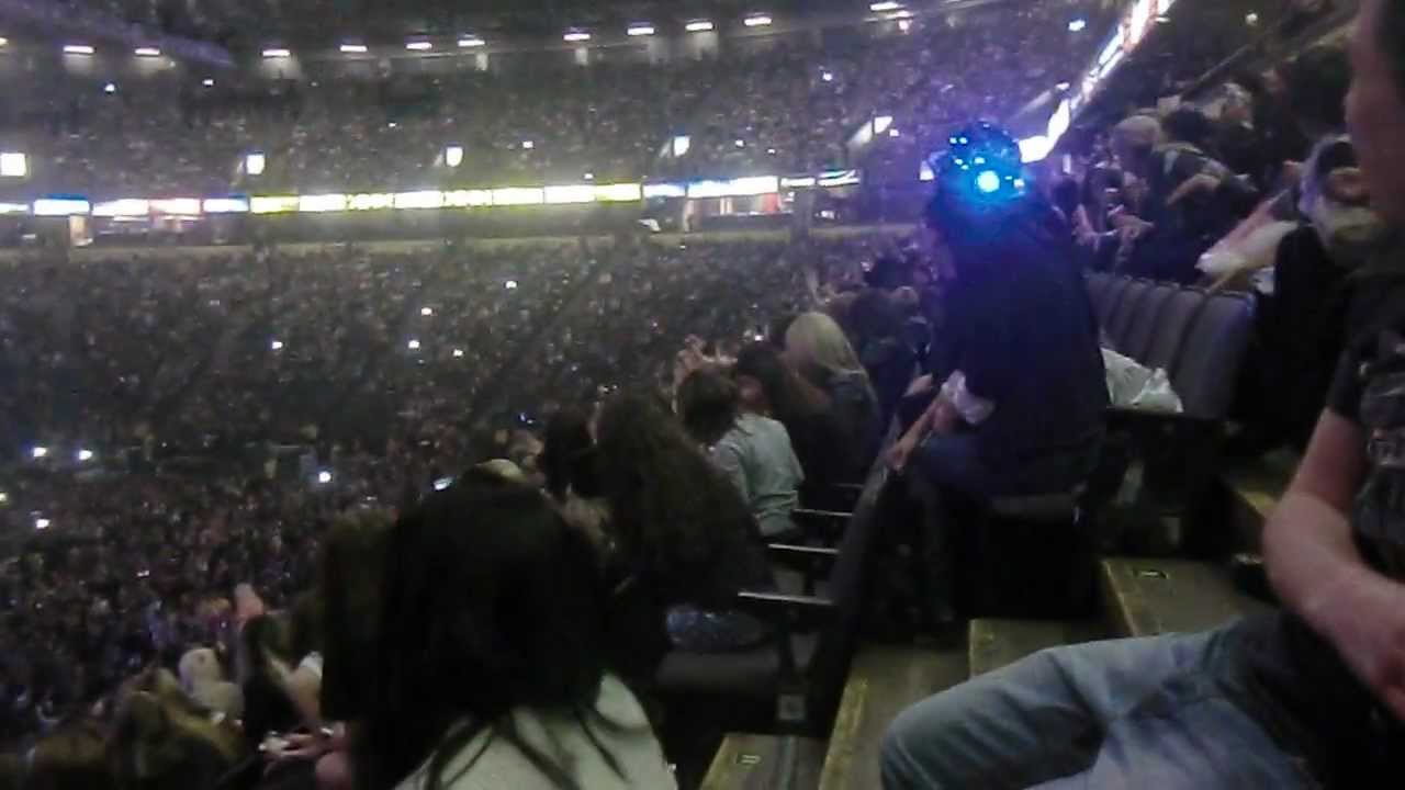 Mexican wave Manchester MEN Arena 22nd february Believe Tour - YouTube