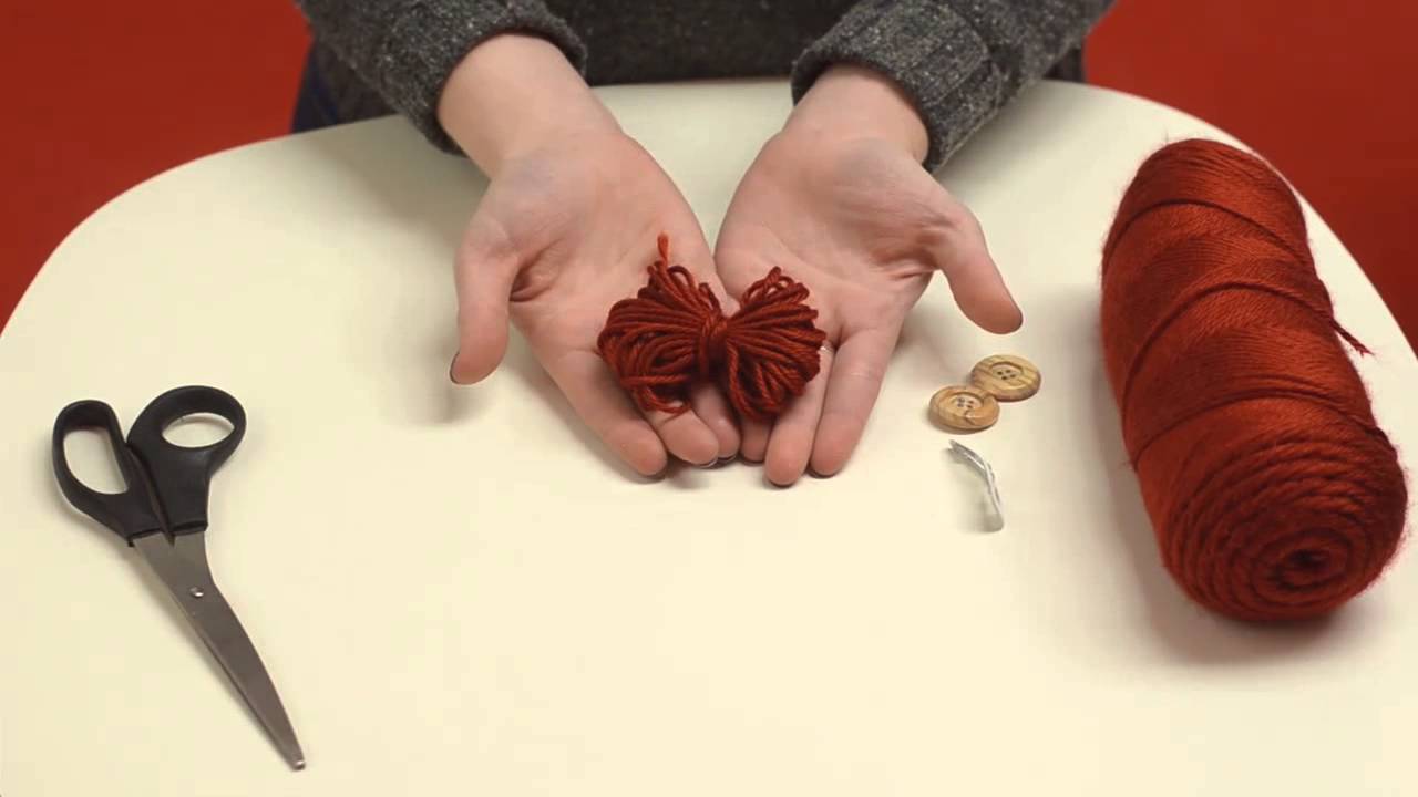 How To Make a Yarn Hair Clip - YouTube