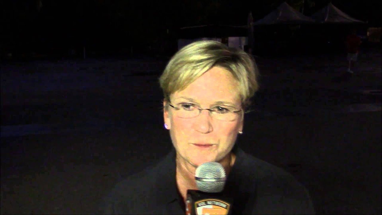 Holly Warlick Postgame Interview -- 8-11-15 - YouTube