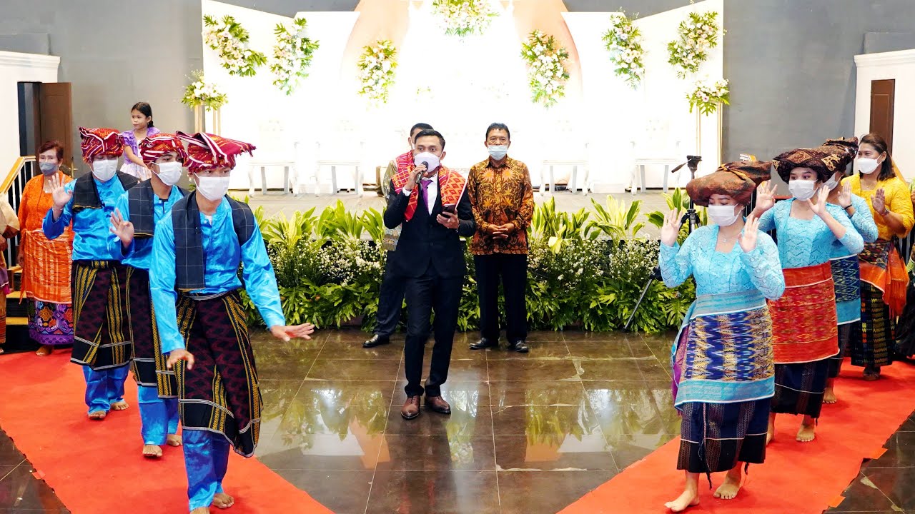 Gendang Naruhken Pengantin - Tim Tari Bunga Dawa - Mbuah Page - YouTube