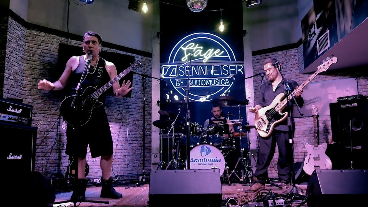 LARA Live Sennheiser Stage Audiomusica - YouTube