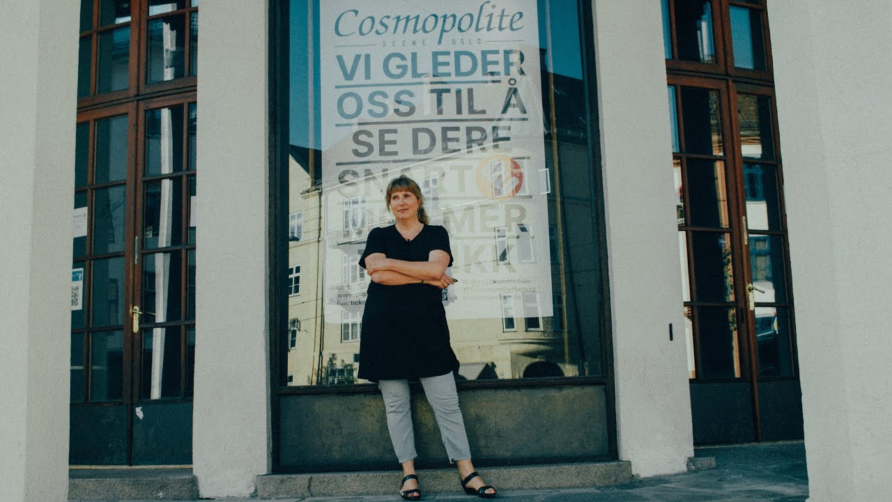 Cosmopolite Scene - sett fra den andre siden av scenen / Po drugiej ...