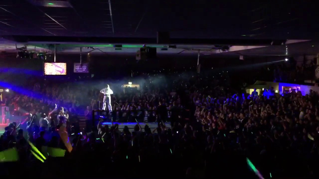 "The session moth" Martina's entrance at OTT's wrestlerama - YouTube