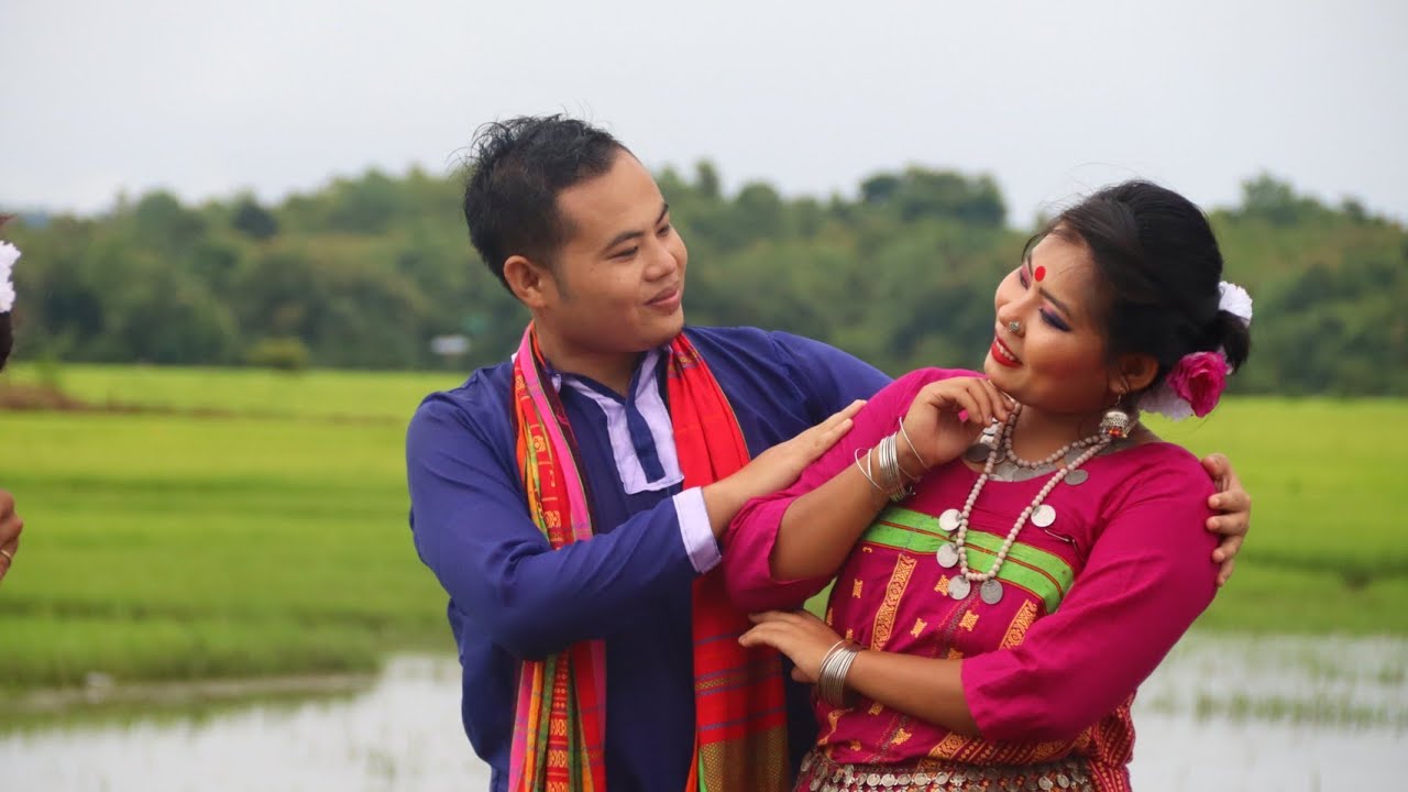 Chube Chube O Nagor Da||Chakma Romantic Dance||Ujoni Juba Shilpigosthi. - YouTube