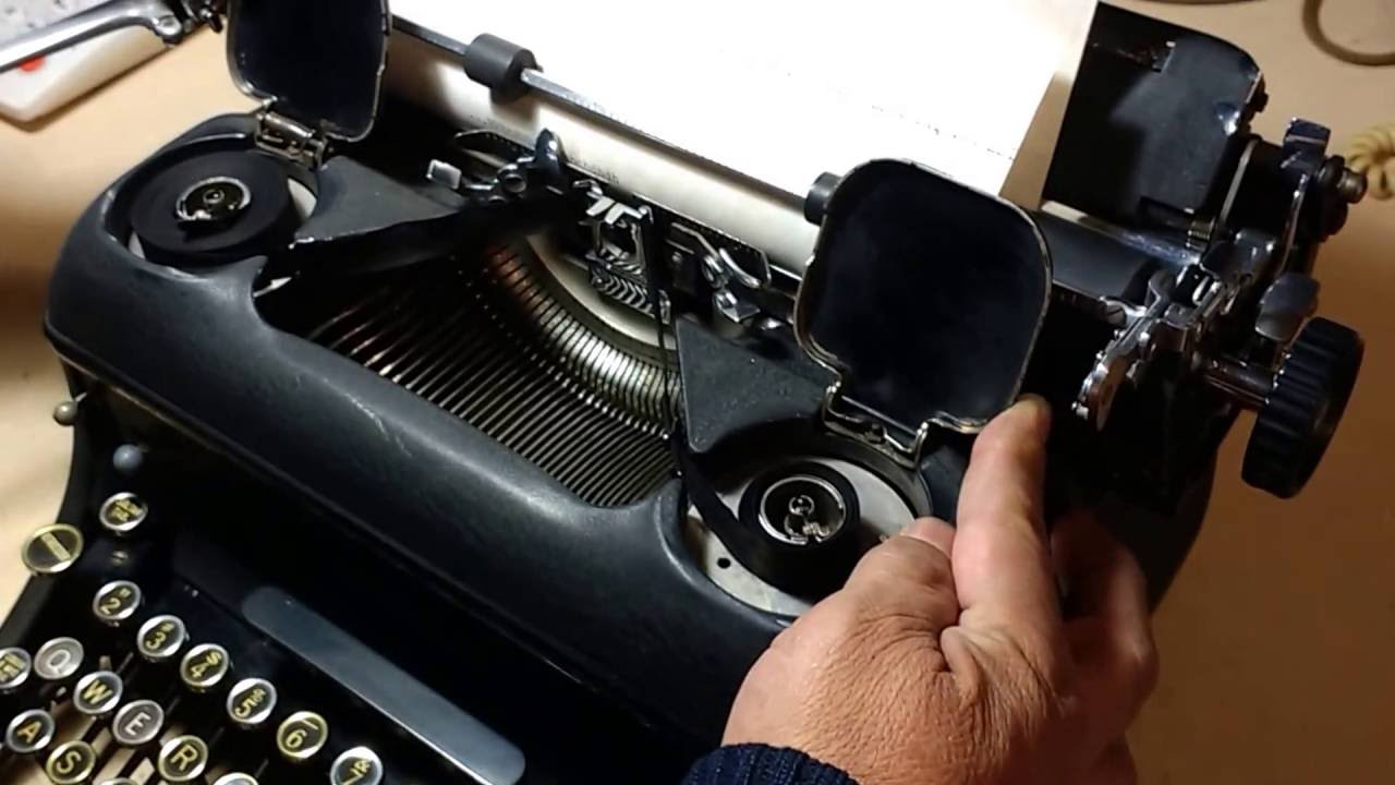 REMINGTON RAND TYPEWRITER 1939 - YouTube