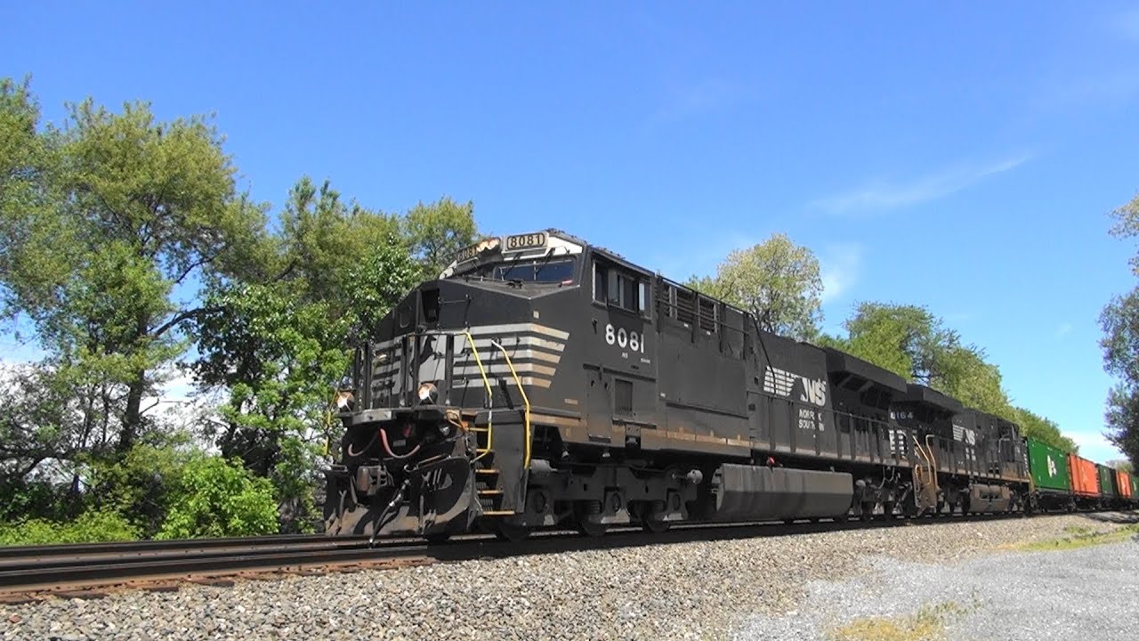 NS 8081 leads NS 203 WB on the NS Lurgan Branch - YouTube