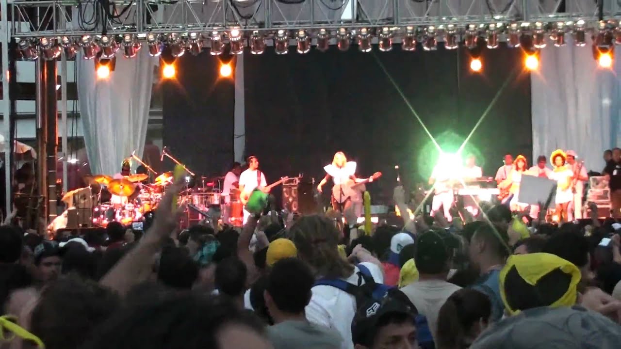 Brazilian Day Miami 2010 - YouTube