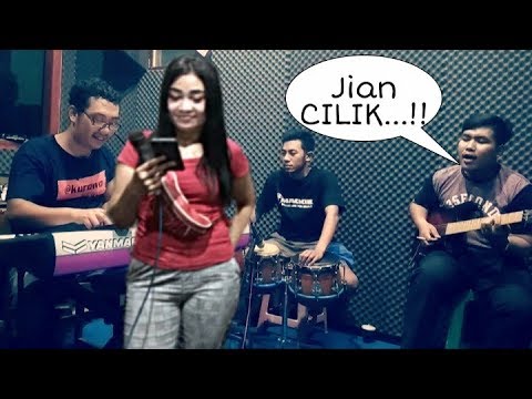 Balungan Kere Vocal Fitri Semok - Latihan Dangdut Electone