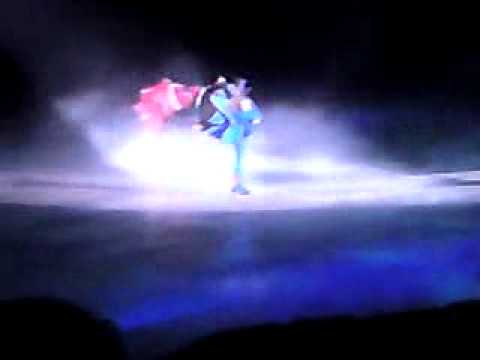 Finding Nemo on Ice - YouTube