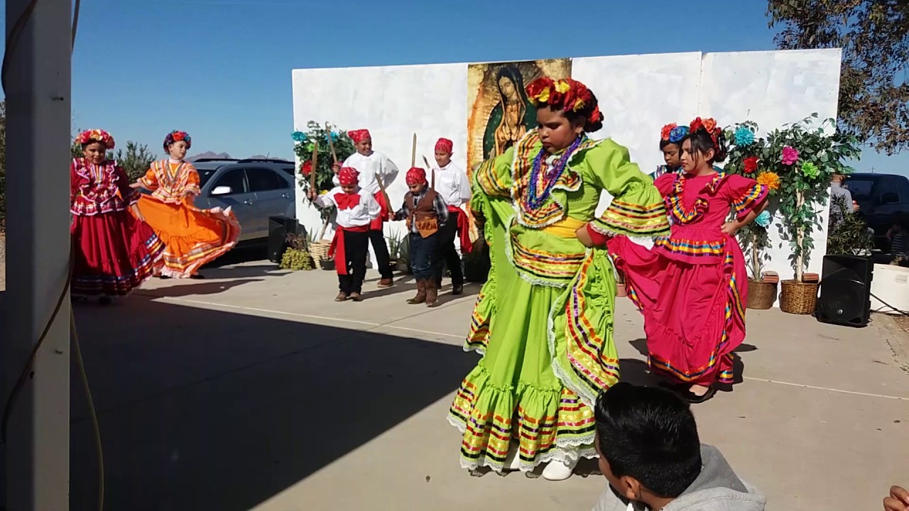Bailables: Las Alazanas y Los Machetes - YouTube