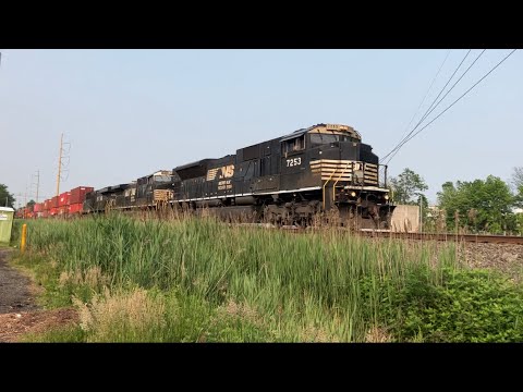 NS 7253 SD70ACU Leads NS 269 in Clark NJ - YouTube