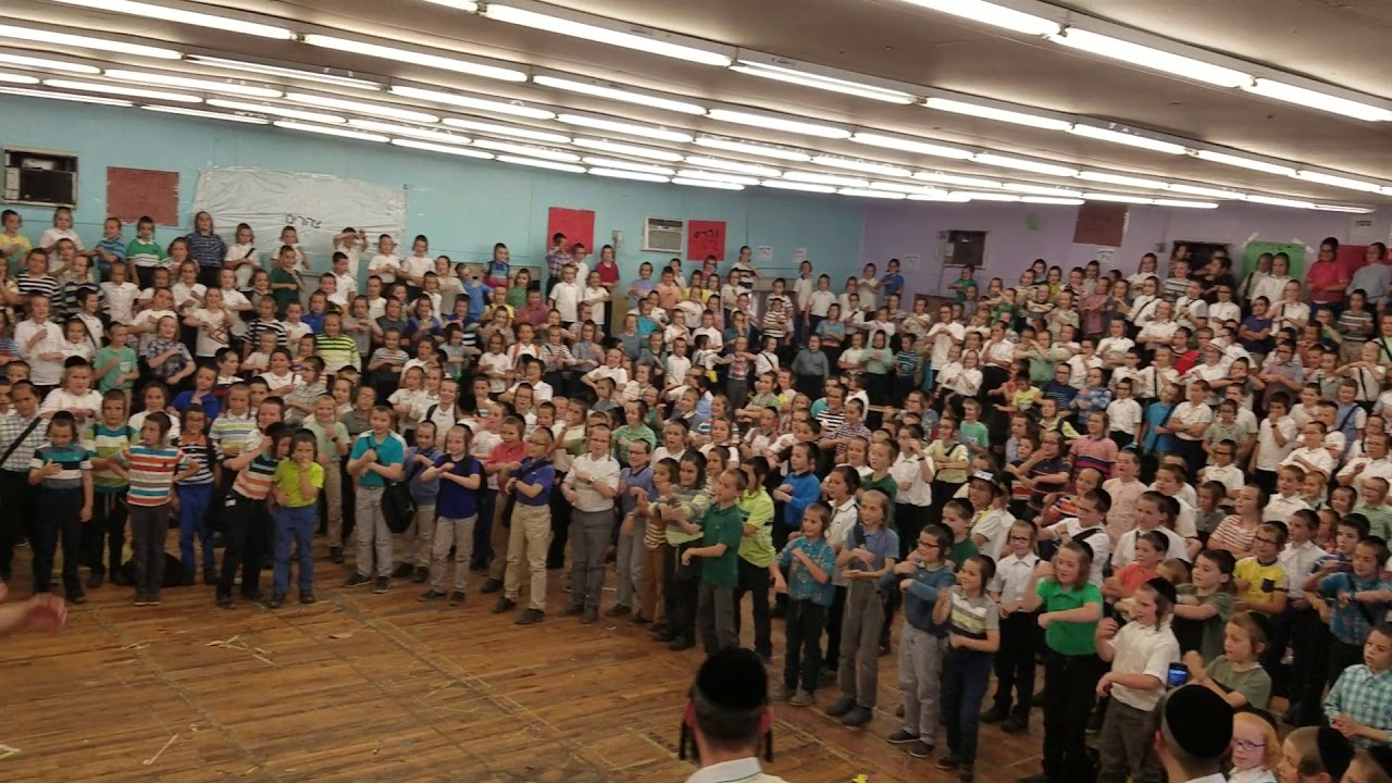 Krasna camp children dancing exercise song - YouTube