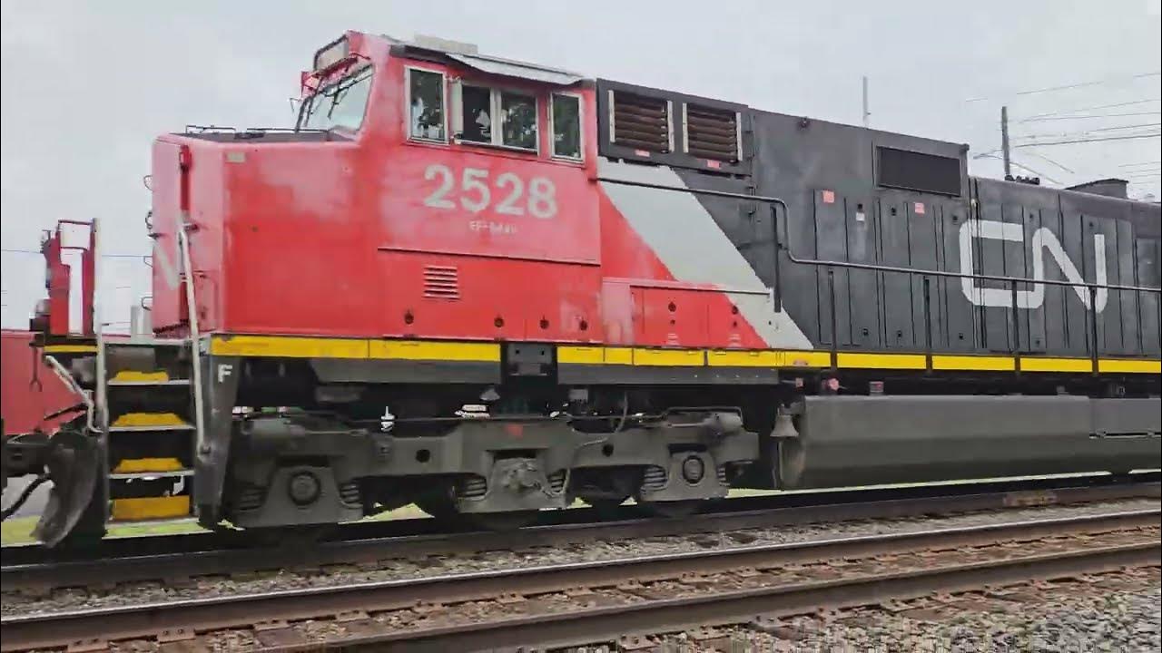CN M396 - YouTube
