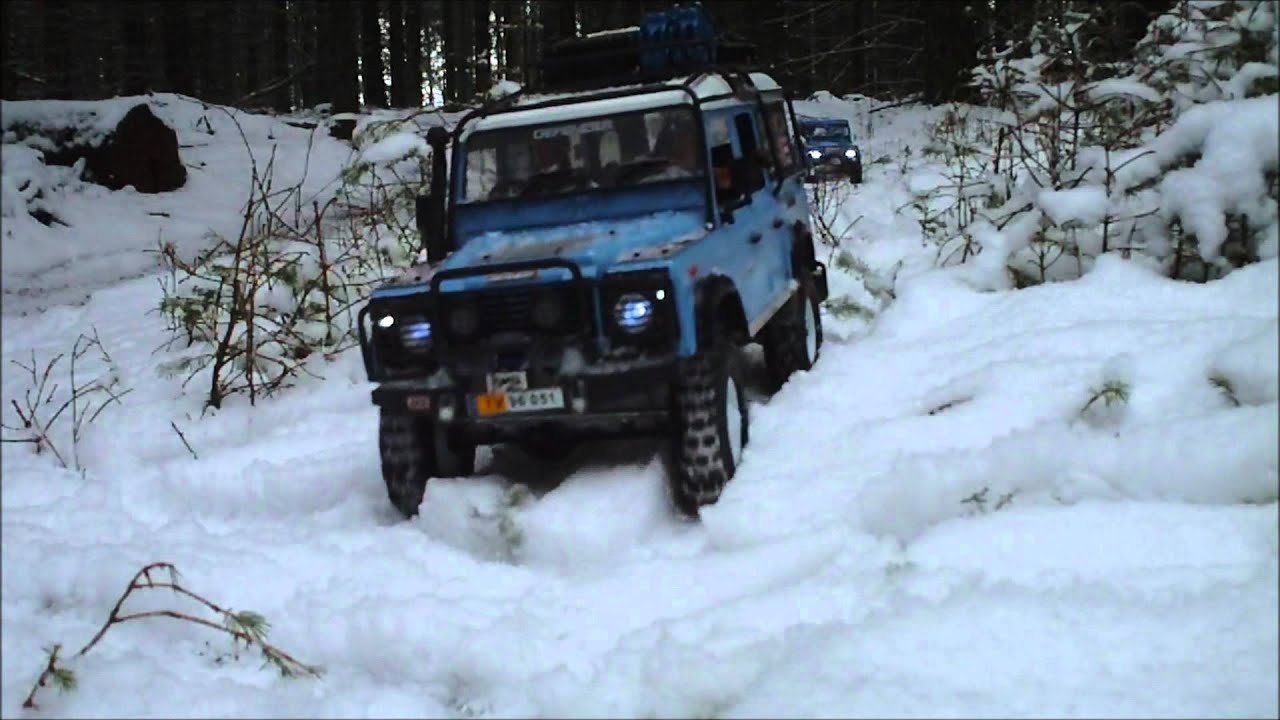 RC Land-Rovers in Snow ... - YouTube