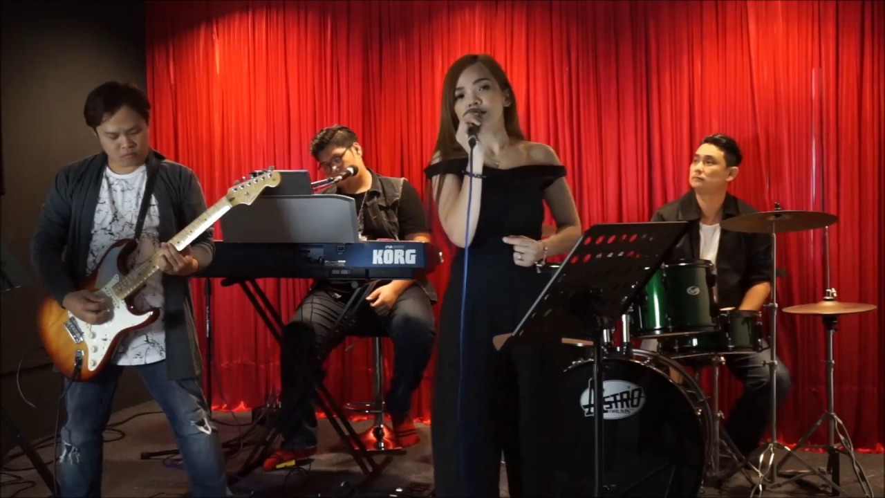 4pcs band performance - YouTube