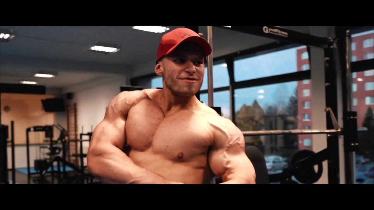Richard Fedorčák (SLOVAKIA) Workout & Posing - YouTube
