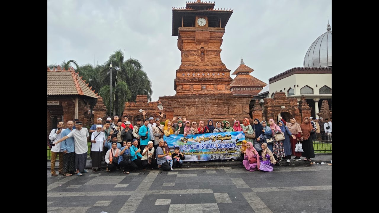 ISTIKMAL WALI 8 DAN BOROBUDUR - YouTube