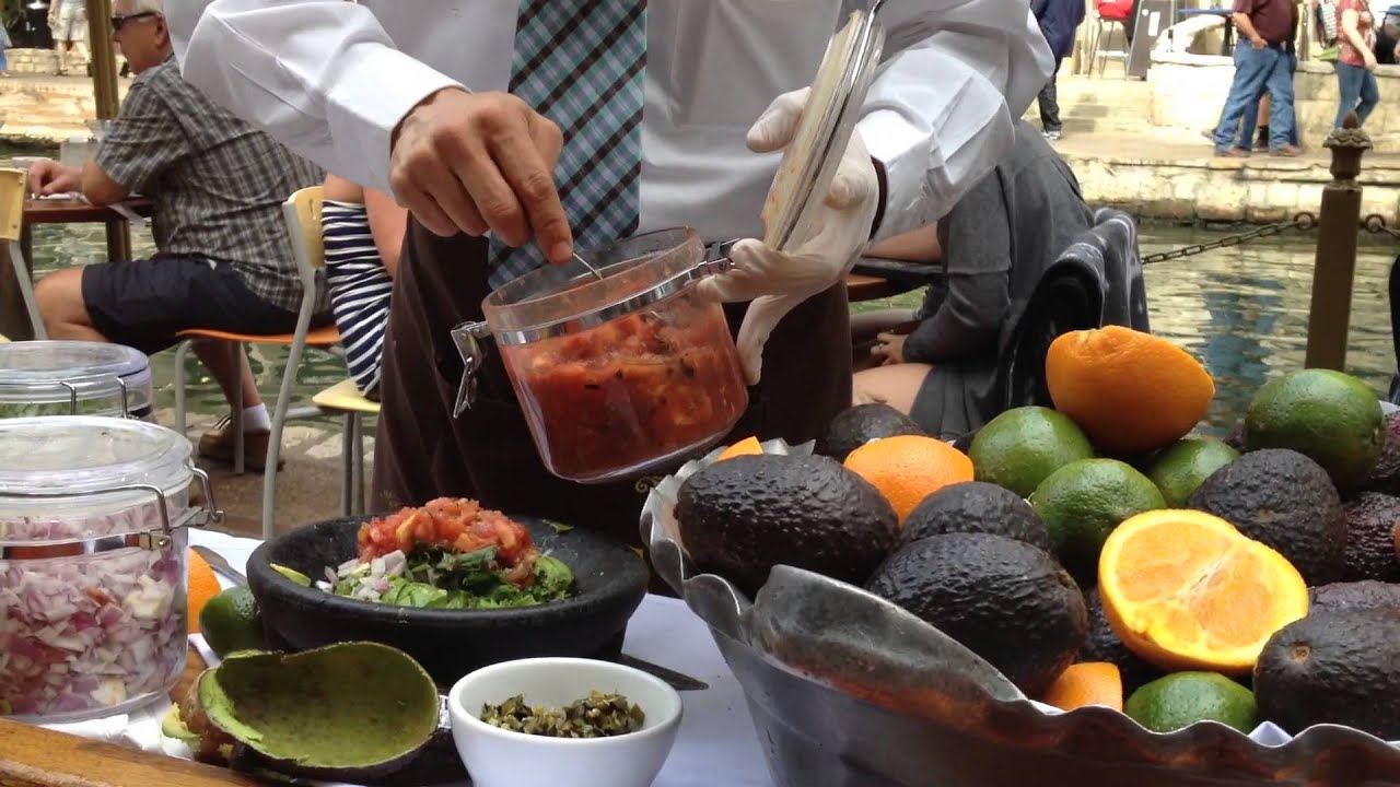 How to Make Boudro's Famous Guacamole in San Antonio, Texas - YouTube
