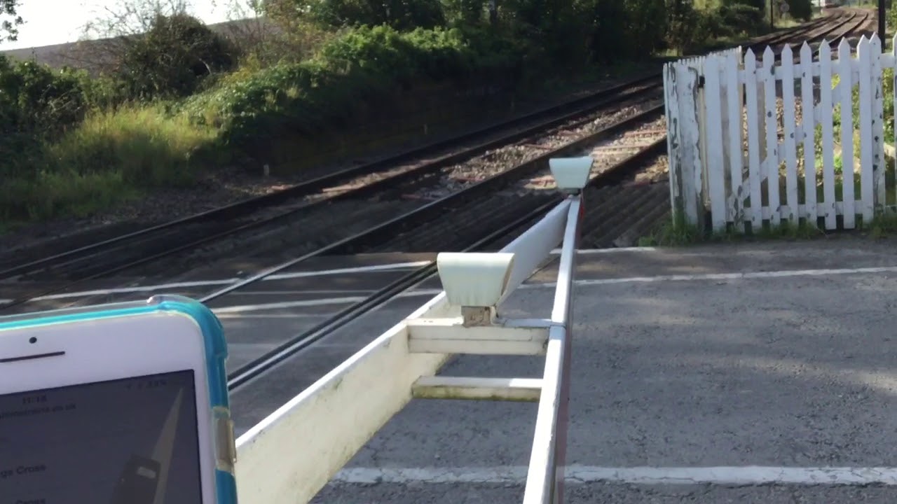 *Fast to Flat Tone Alarm* Harston Level Crossing (Cambs) Sunday 24.09. ...