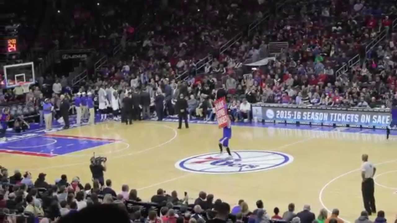Philadelphia 76ers halftime show - YouTube