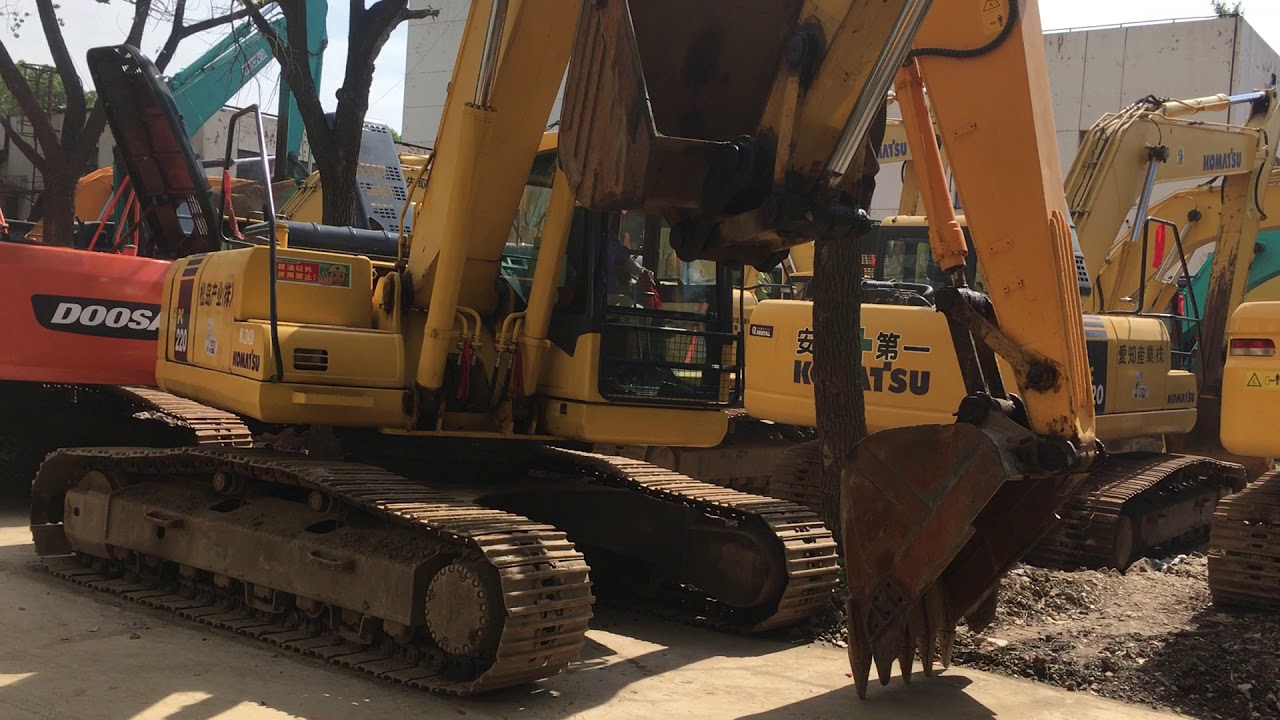 Used Komatsu PC220 excavator pc220-7 - YouTube