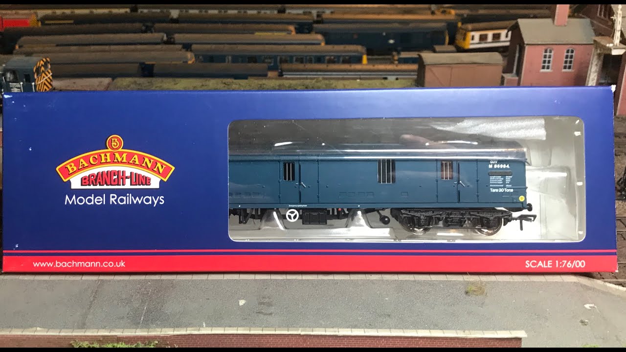 3 minute review of Bachmann's 39-277 GUV parcel van - YouTube