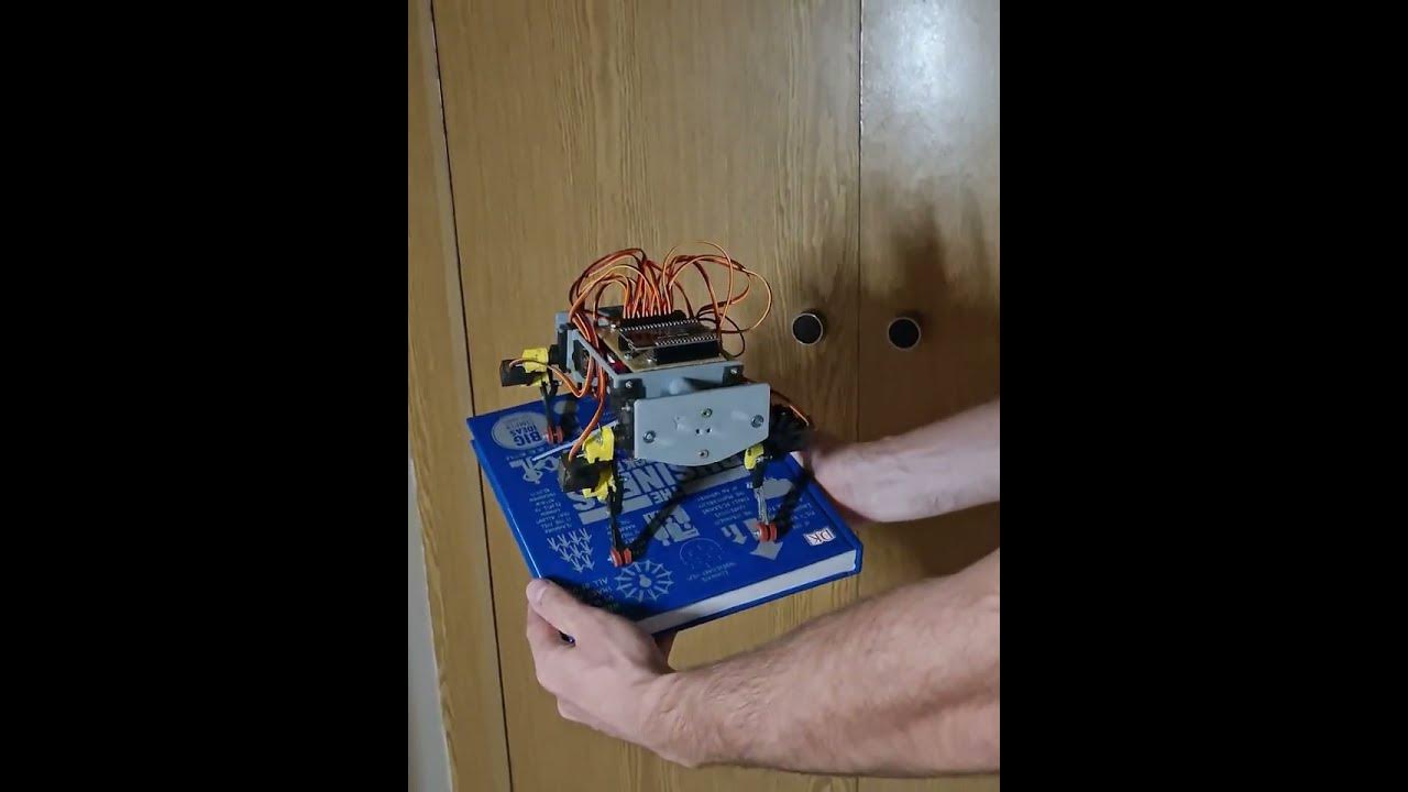 Quadruped robot PID balance - YouTube