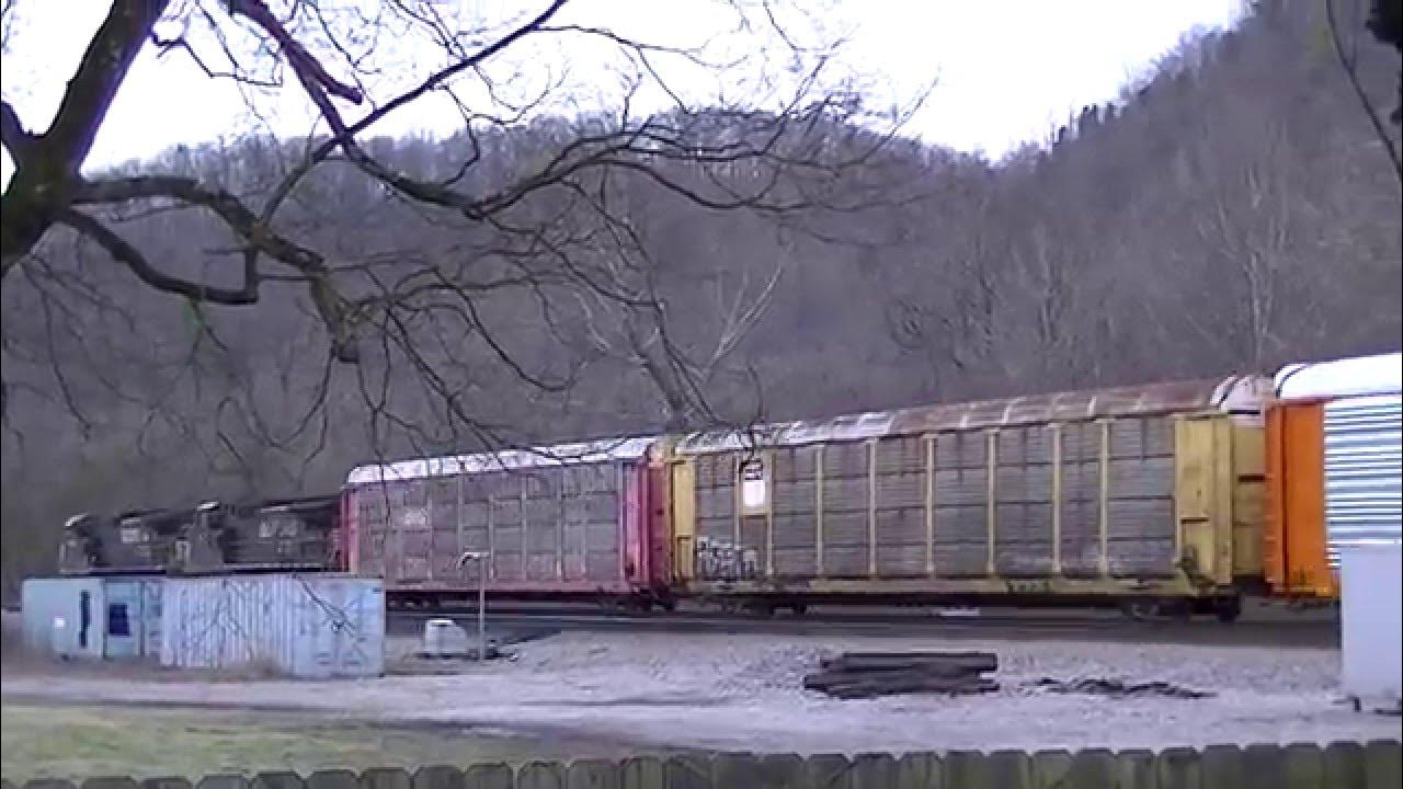 Ex CR Dash 8 Trails on NS 27V in Elliston, VA - YouTube