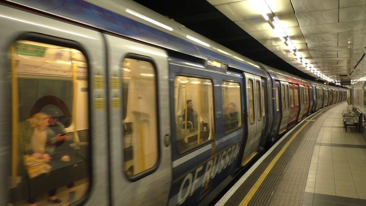 (HD) London Underground S Stock in 'The Heart Of Russia' livery S Stock ...