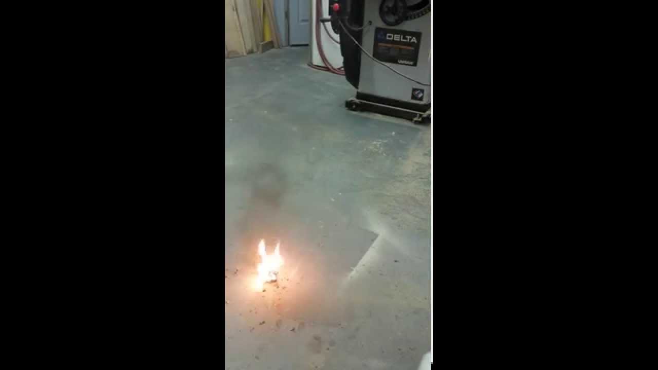 Lithium Ion battery burns - YouTube