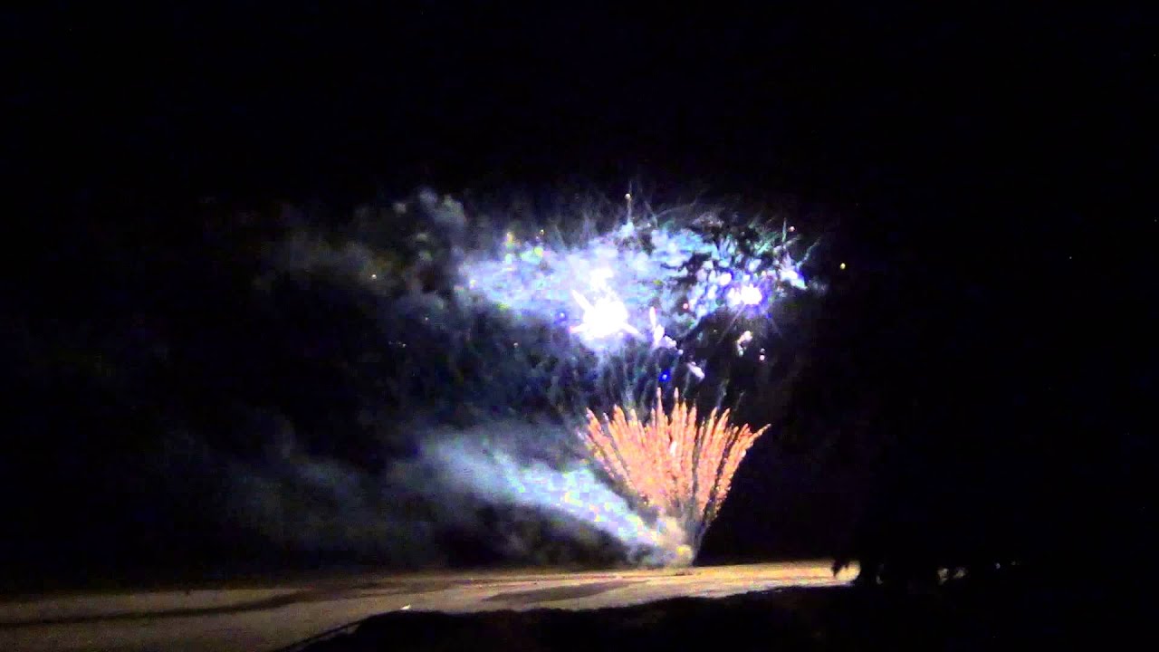 Firework display w/ 3 - 4 - 5 - 6 - 7 inch aerial shells - YouTube