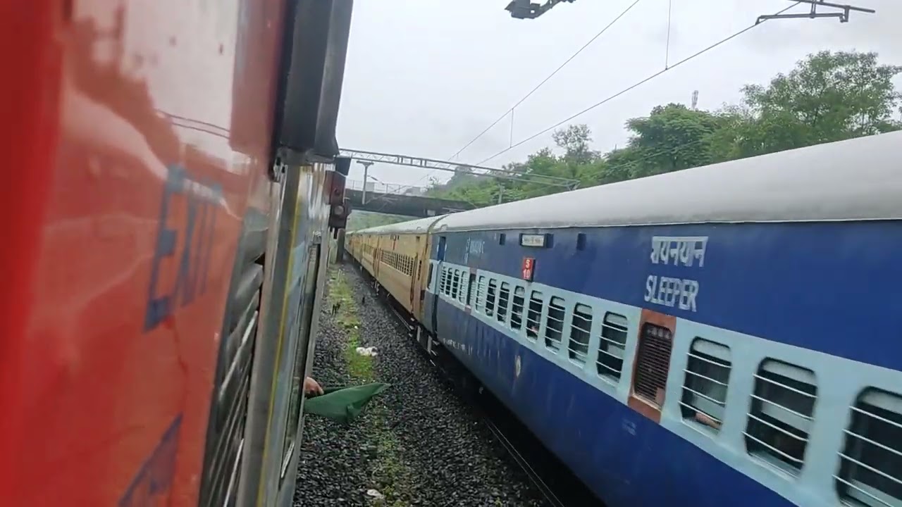16338-Ernakulam Okha express overtaking 12052-Madgaon CSMT shatabdi at ...