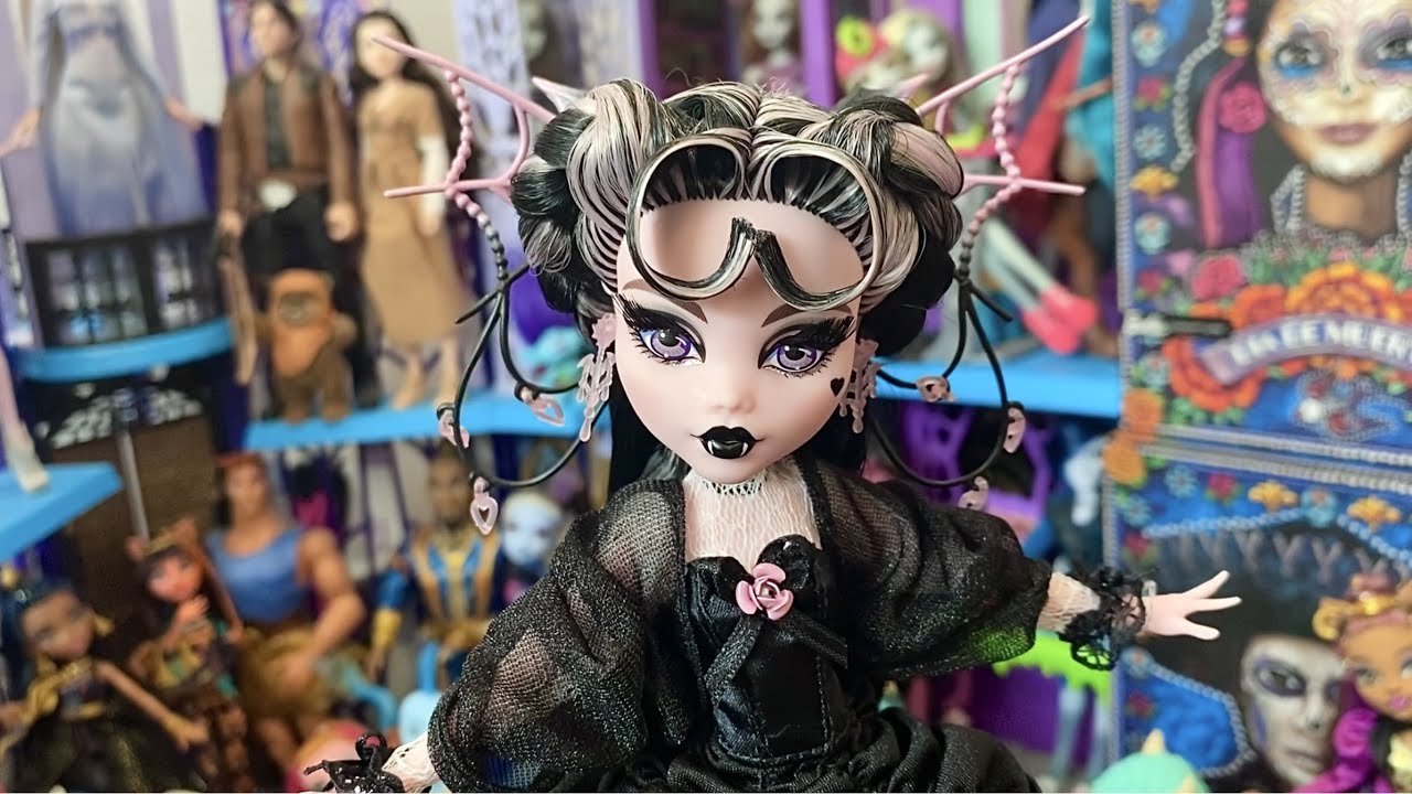 Vampire Heart Draculaura Doll Unboxing and Review! ~ Monster High ...