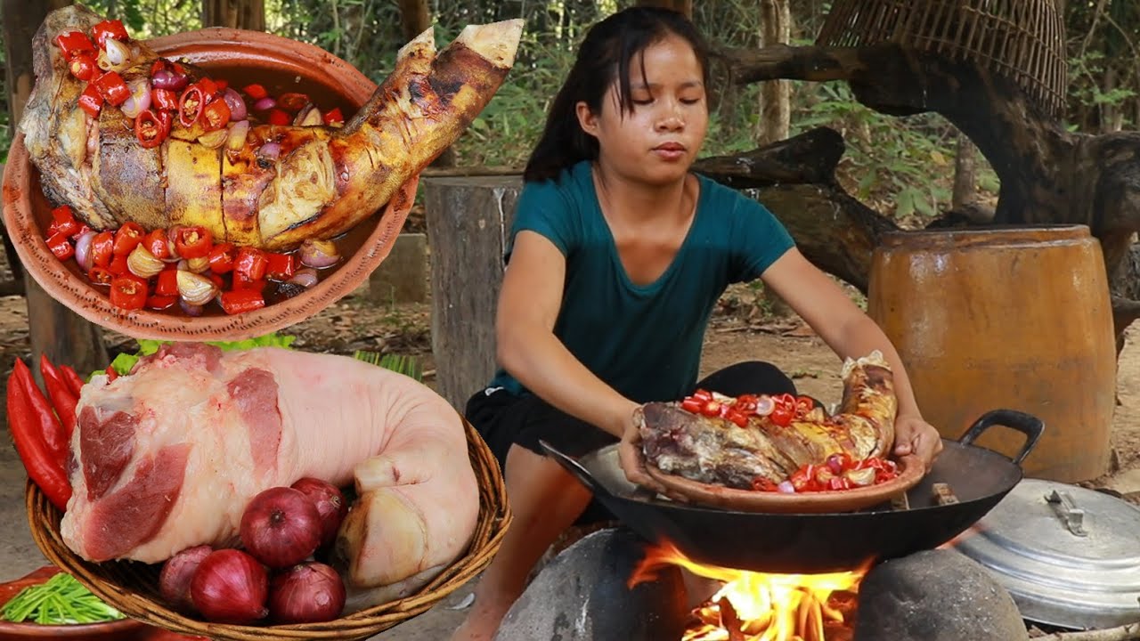 Yummy! Pig leg spicy recipe- Steamed pig leg with chili tasty delicious ...