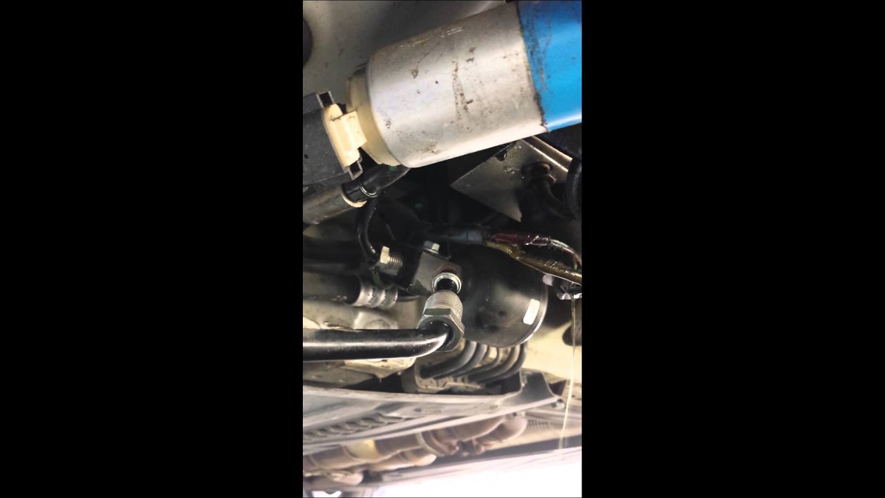 Mercedes rear valve block - YouTube