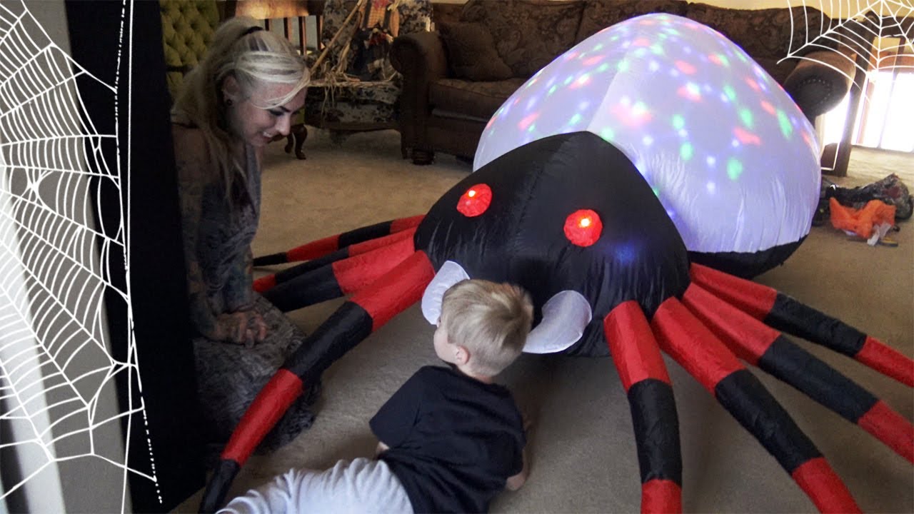 Unboxing New 8 Foot Spider w/Kaleidoscope Lights Halloween Inflatable ...
