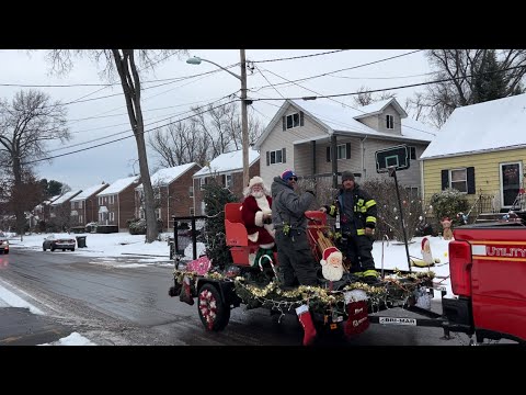 (FIRE BUFFING) Santa Comes to Town with the Grinch & The Dunellen,NJ ...